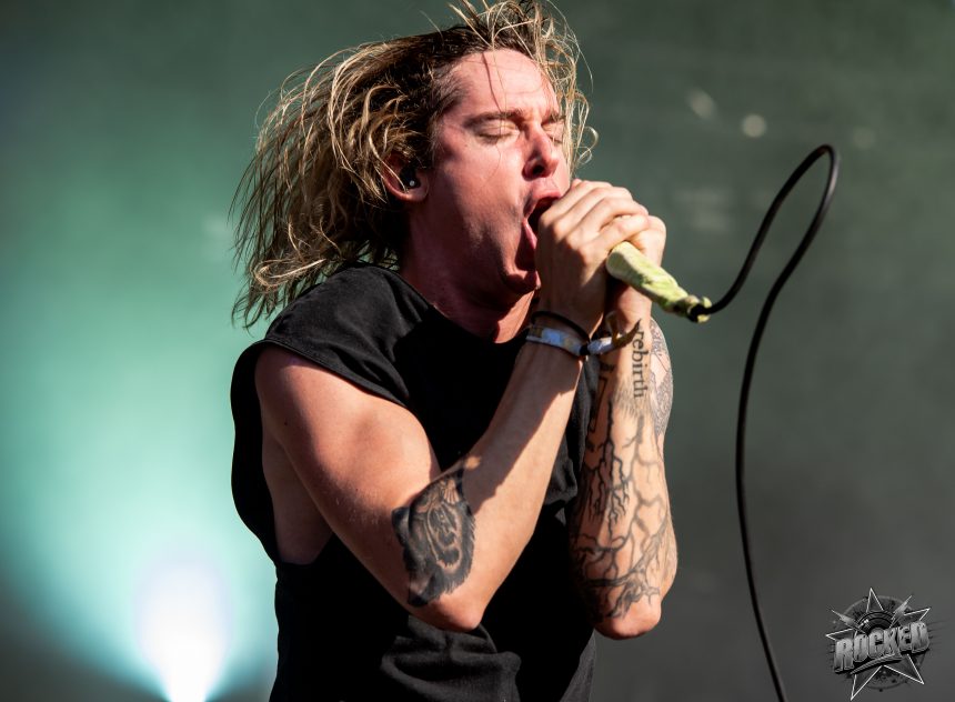 UNDEROATH Announces 20th Anniversary Tour for They're Only Chasing ...